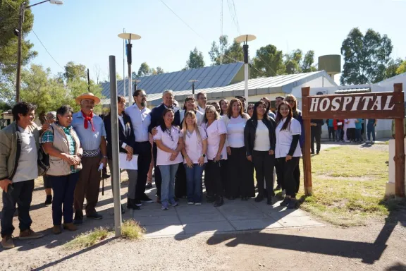 Figueroa inauguró nuevas instalaciones en el Hospital de Picún Leufú ...