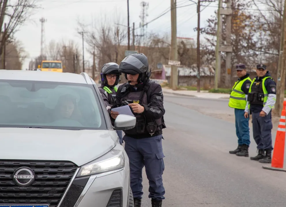 La Policía de Neuquén realizó 280 operativos en toda la provincia ...