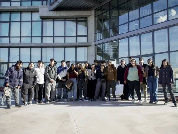 Estudiantes beneficiaros de becas Gregorio Álvarez participaron de un ...